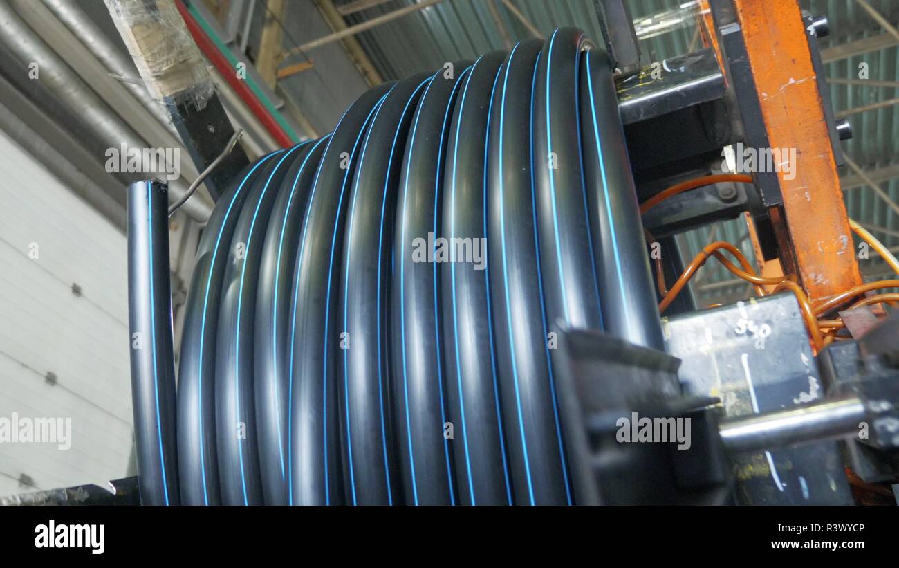 Roll threading coil pipe. Manufacture of plastic water pipes to the ...