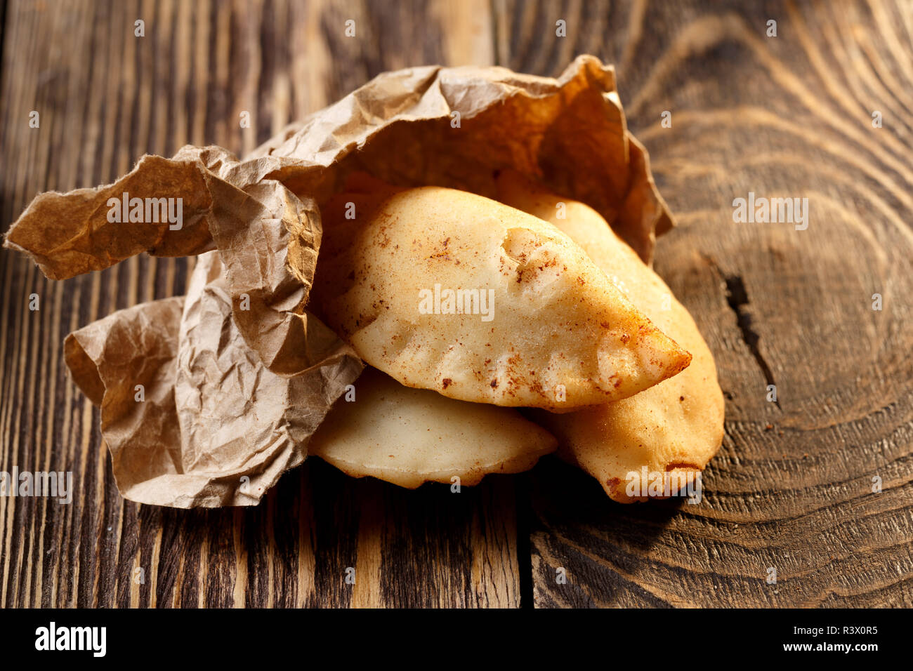 Samosa kibbeh food hi-res stock photography and images - Alamy