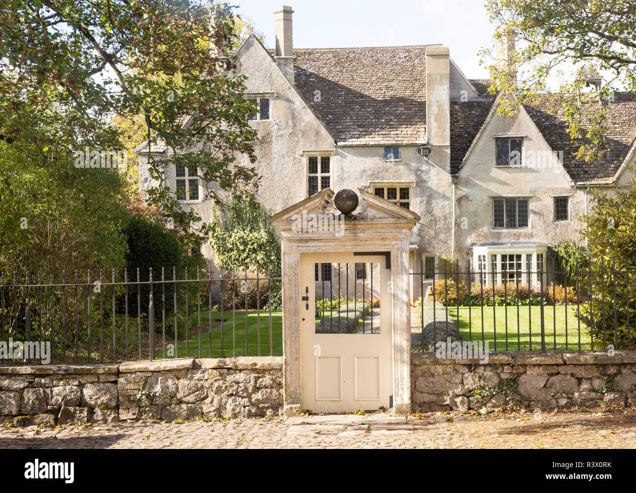 Avebury manor house hi-res stock photography and images - Alamy