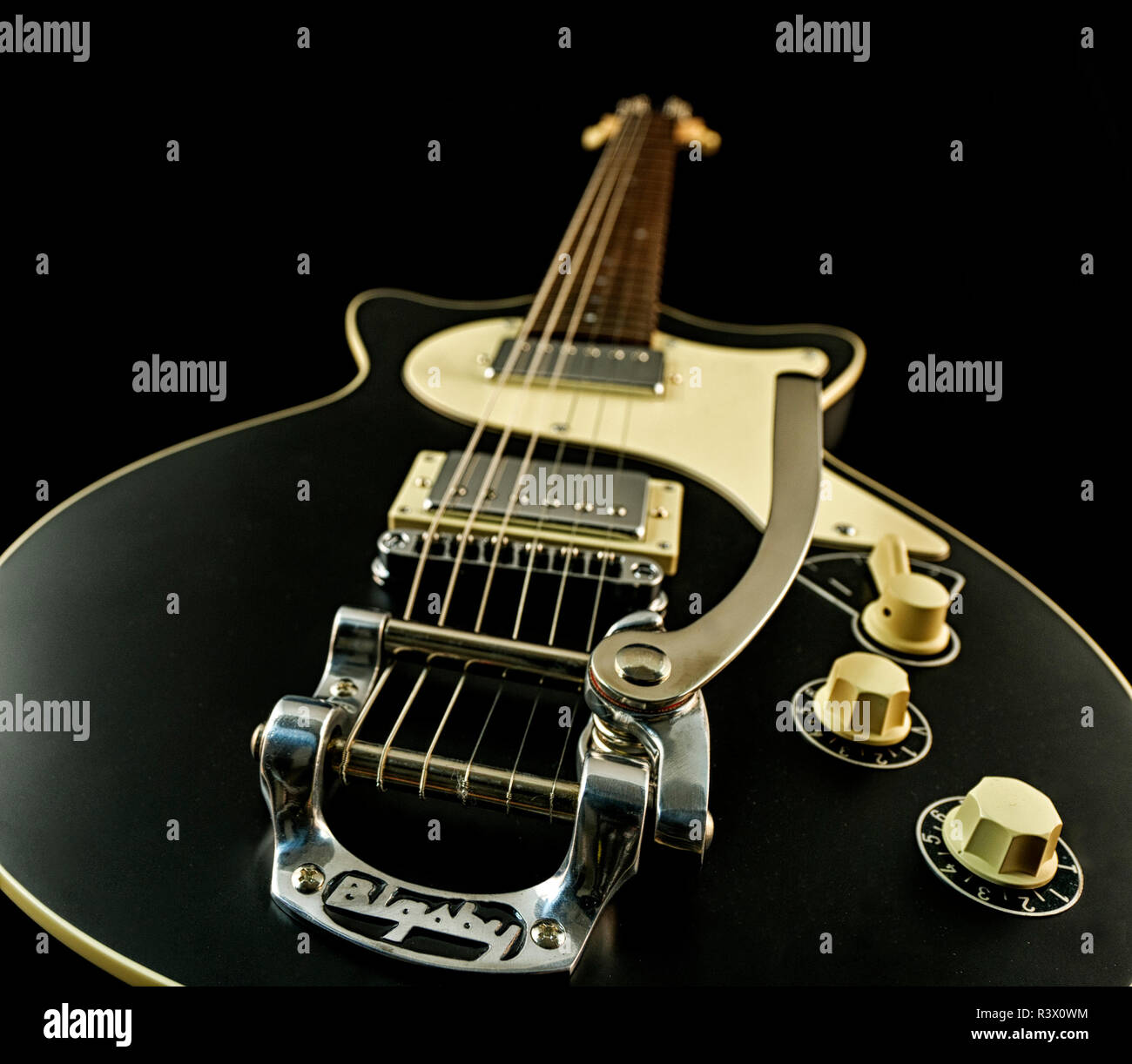 Signature guitar hi-res stock photography and images - Alamy