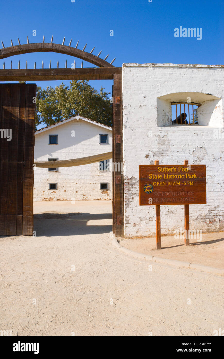 Main gate, Sutter's Fort State Historic Park, Sacramento, California ...