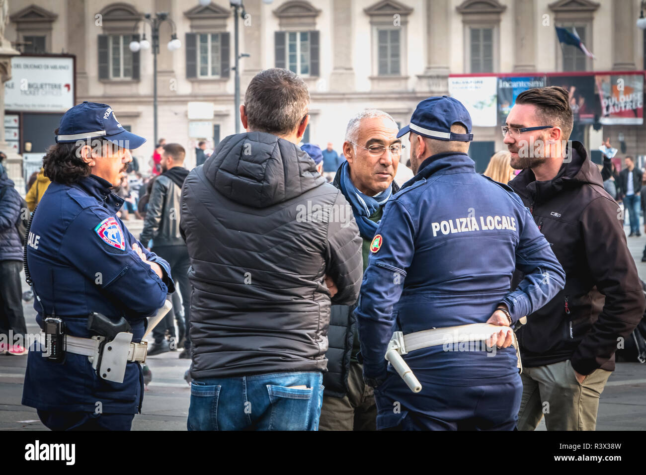 Italian police uniform woman hi-res stock photography and images - Alamy