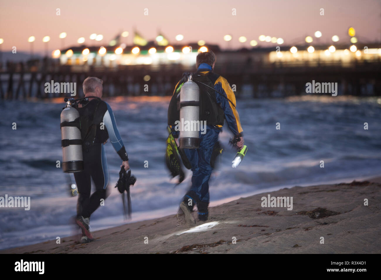 Scuba Divers, Night dive, Redondo Beach, Redondo Pier in Background ...