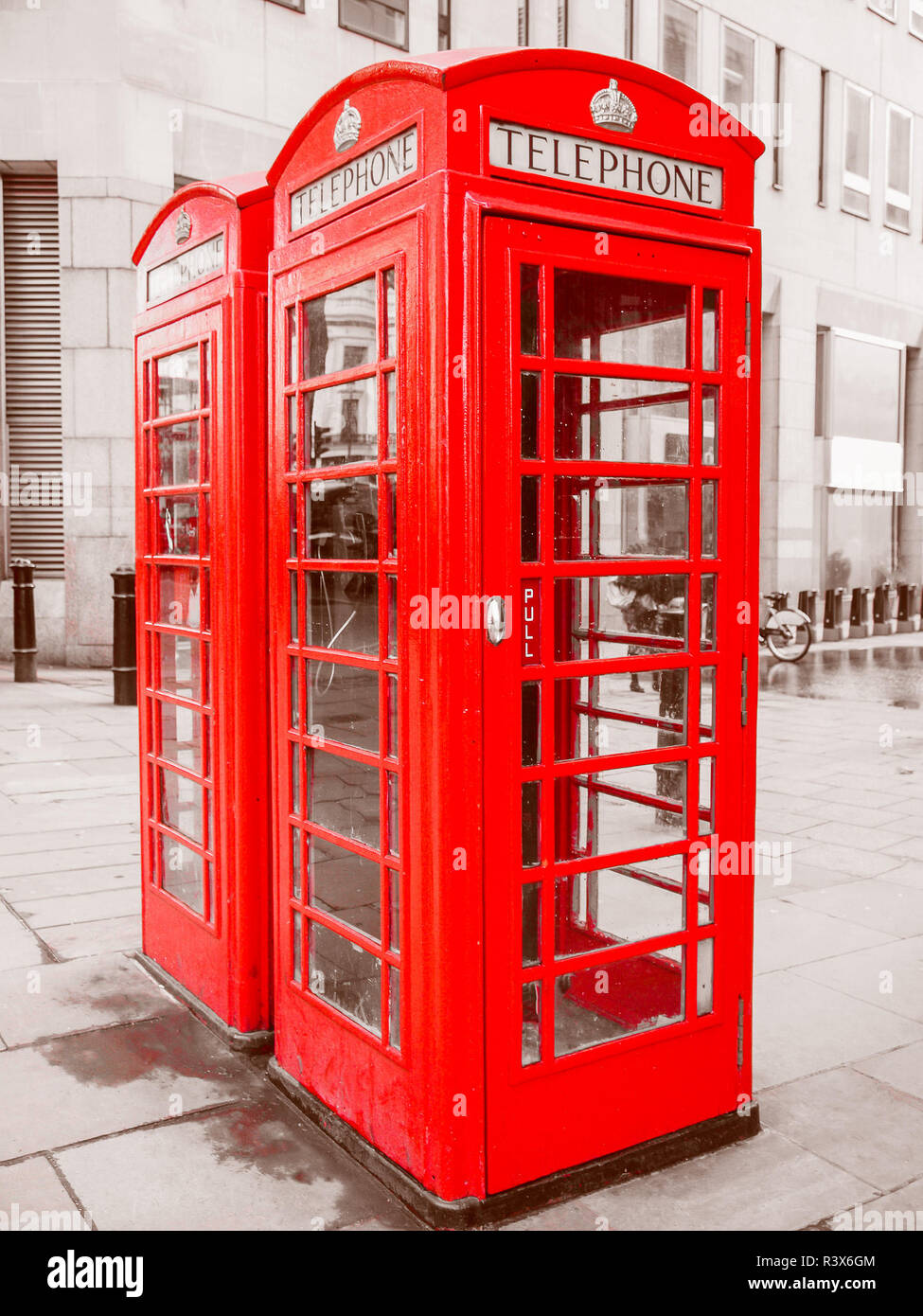 London telephone box black and white hi-res stock photography and ...
