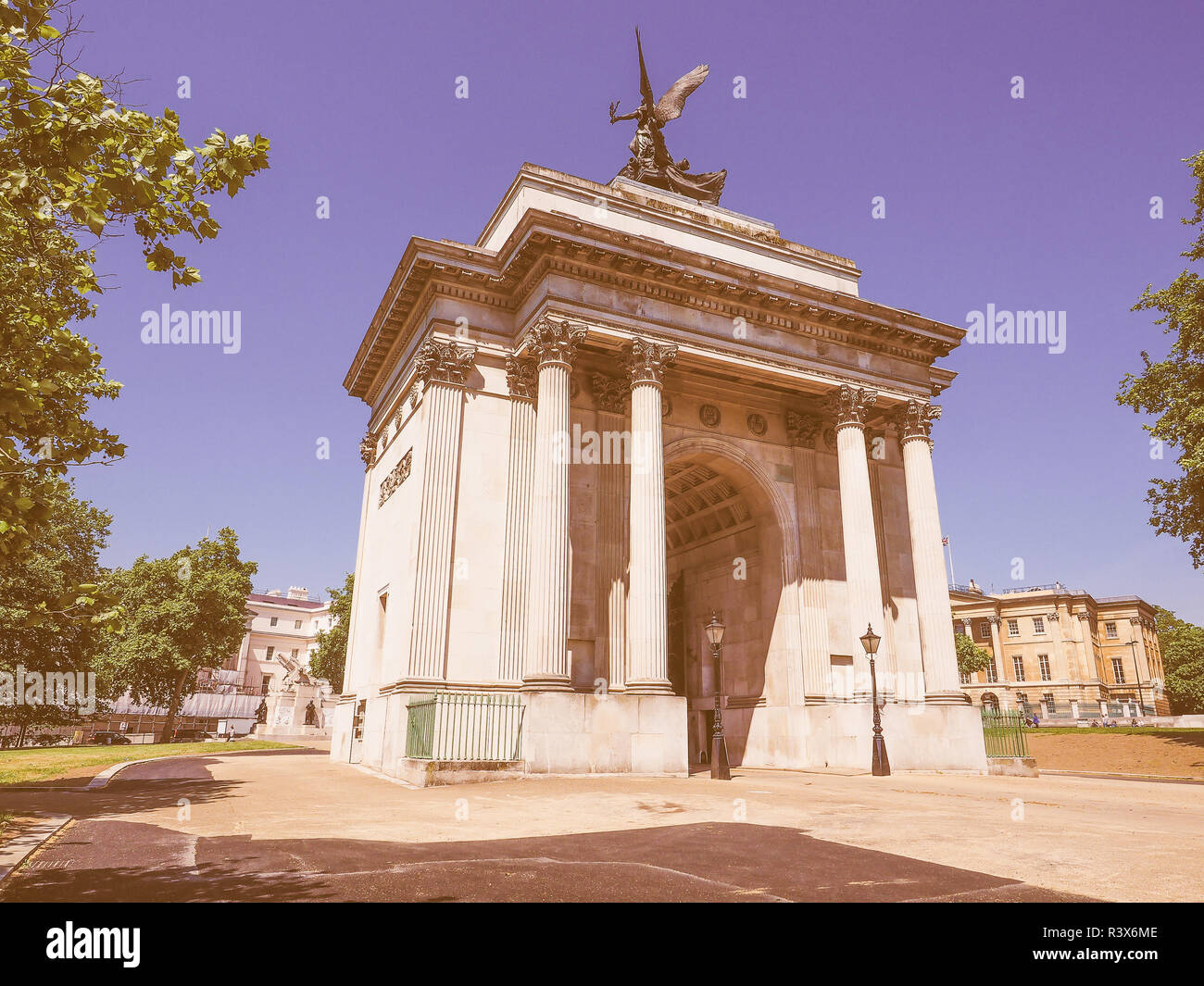 Retro looking Wellington arch in London Stock Photo - Alamy