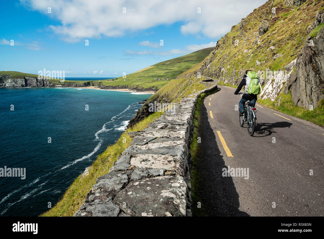 Cycling coast road hi-res stock photography and images - Alamy