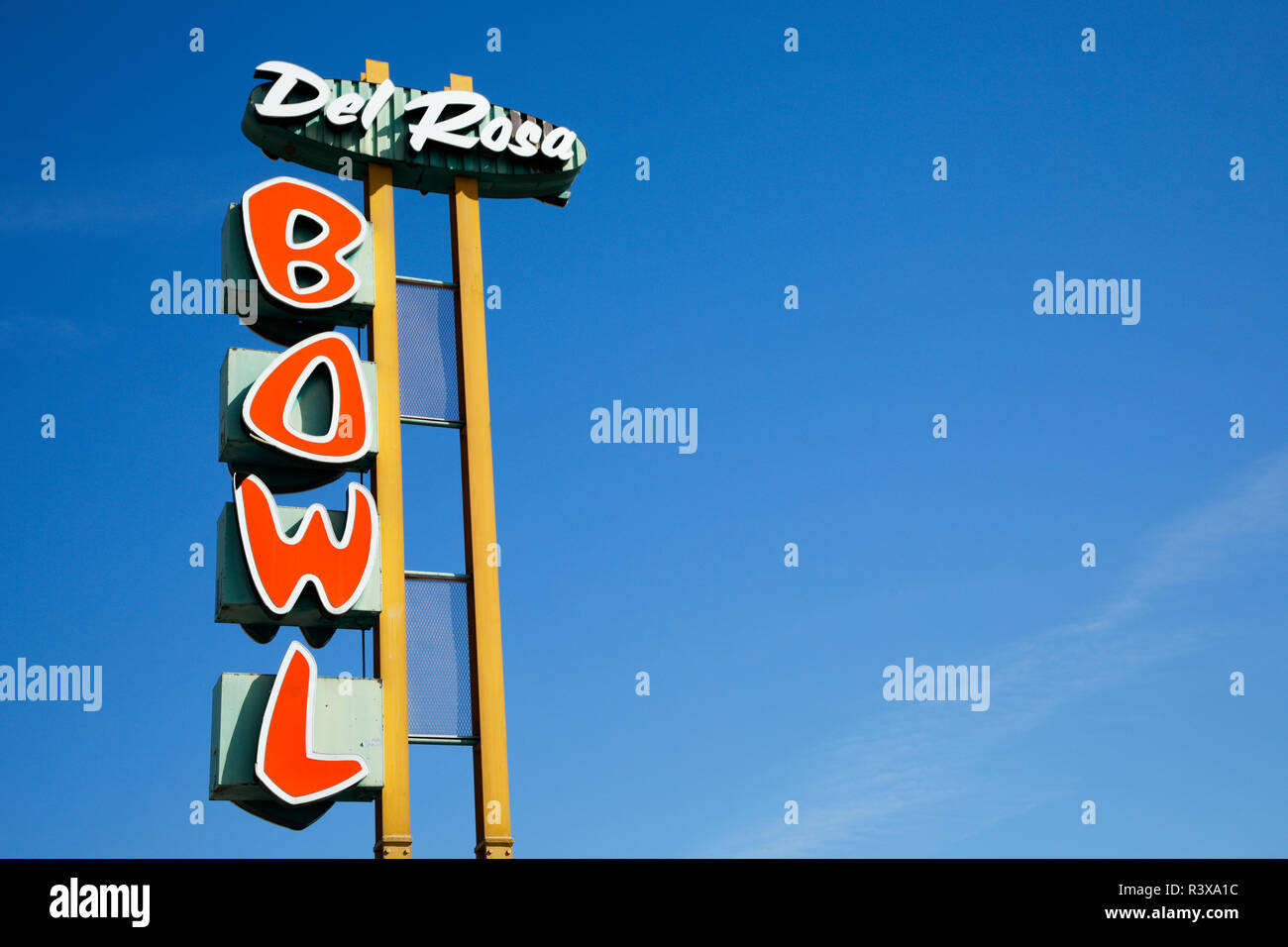 Vintage bowling sign hi-res stock photography and images - Alamy