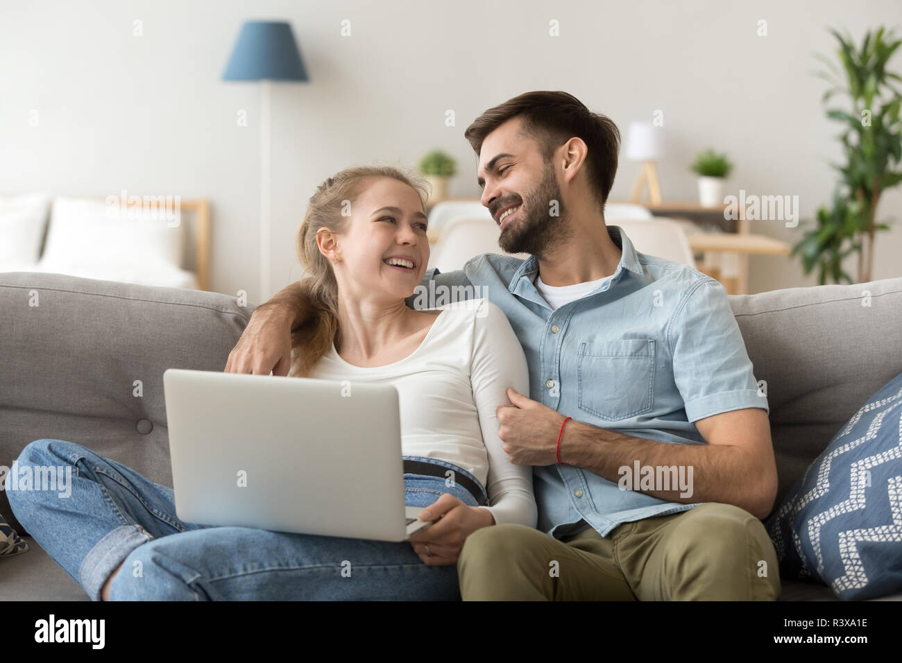 Caring couple hi-res stock photography and images - Alamy