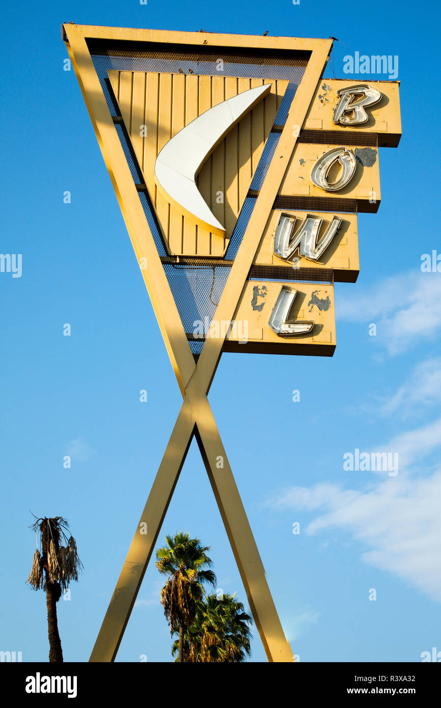 Vintage bowling sign hi-res stock photography and images - Alamy