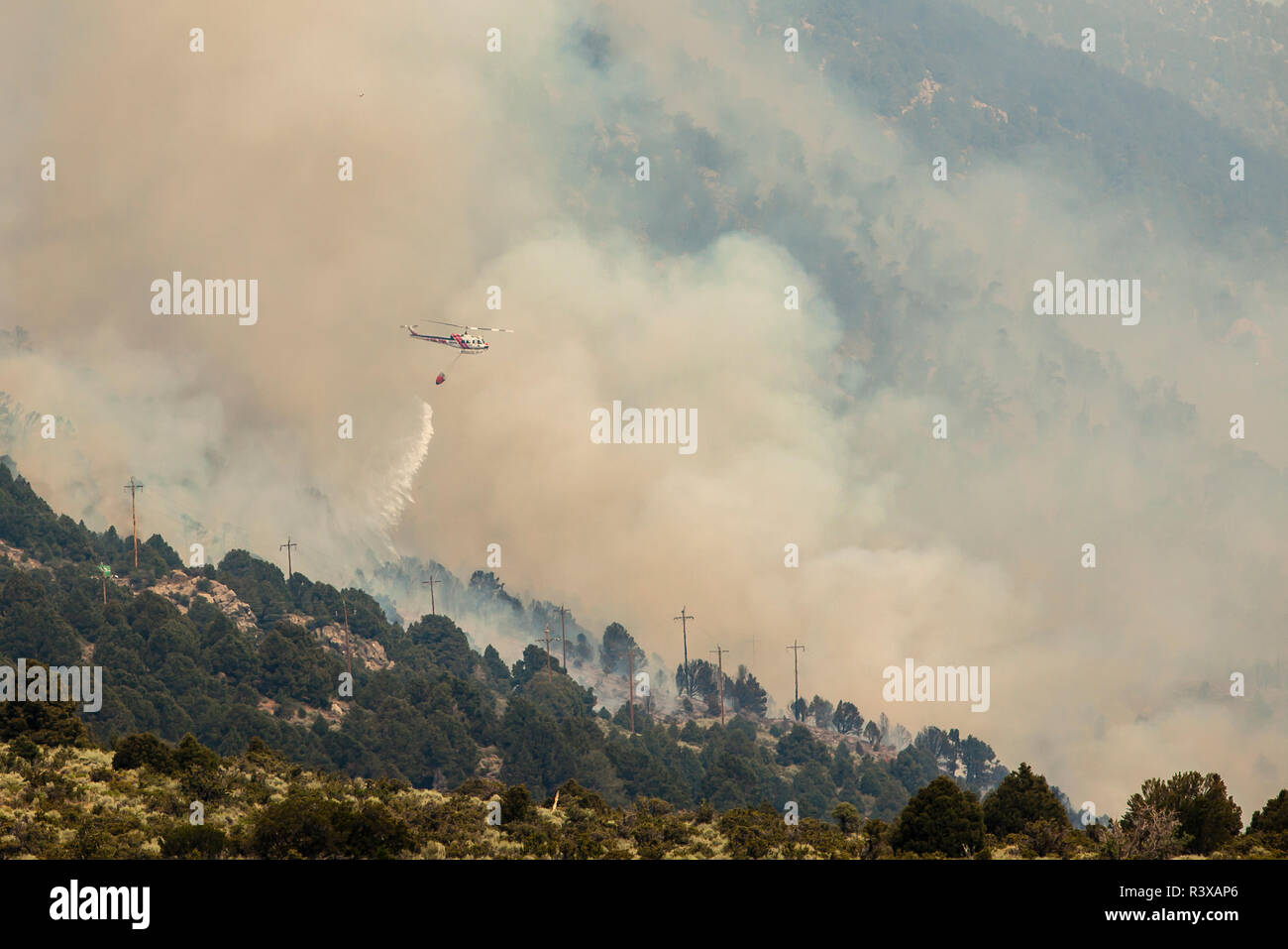 Helicopter california wildfire hi-res stock photography and images - Alamy