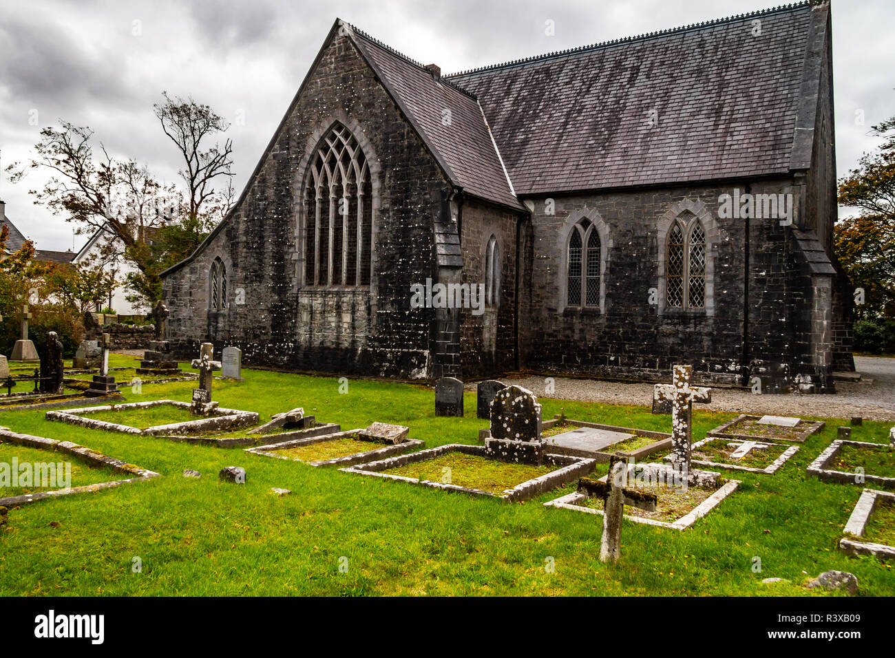 Oughterard cemetery hi-res stock photography and images - Alamy