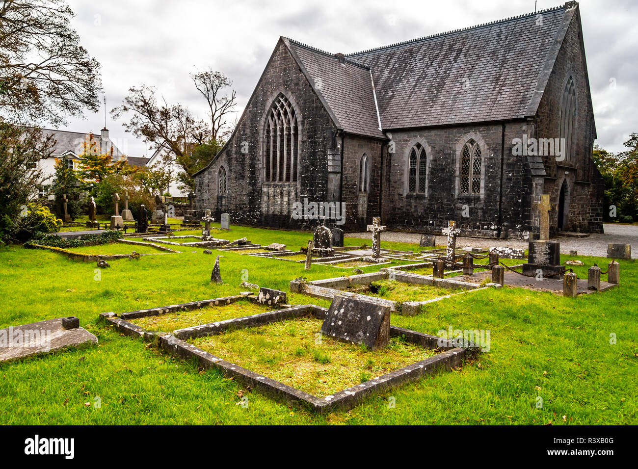 Oughterard cemetery hi-res stock photography and images - Alamy