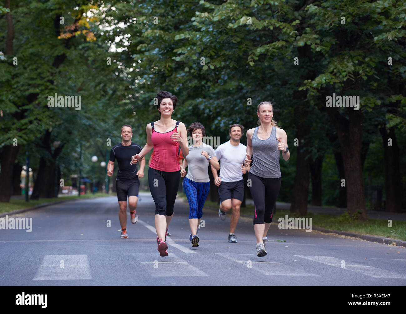 people group jogging Stock Photo - Alamy