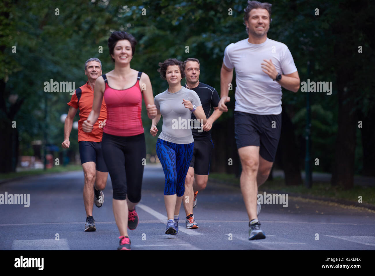 people group jogging Stock Photo - Alamy