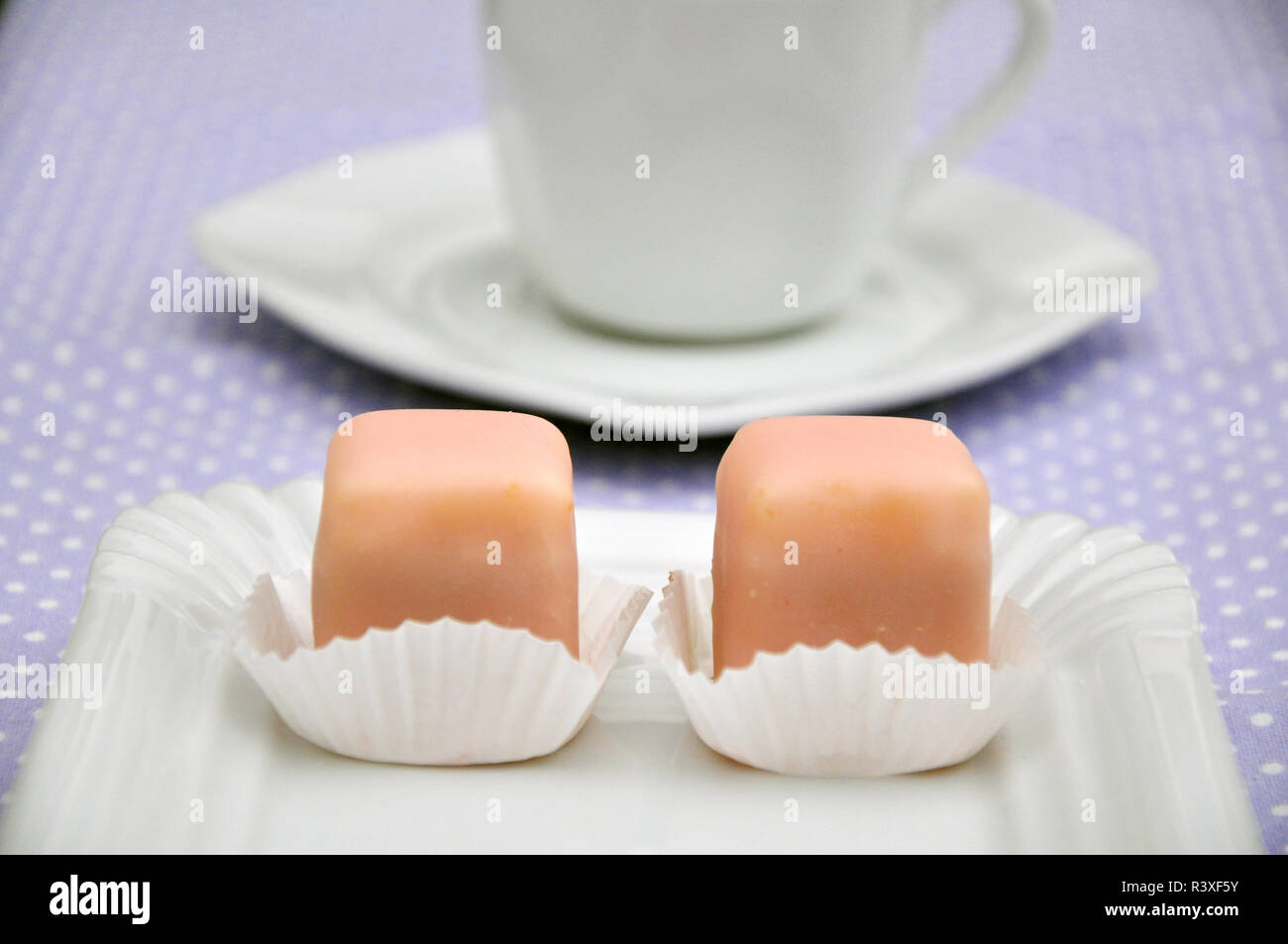 Selection petit fours hi-res stock photography and images - Alamy