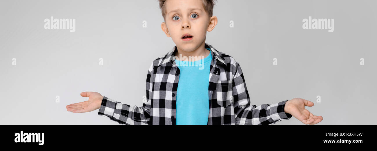 Side pose handsome teenager boy hi-res stock photography and images - Alamy