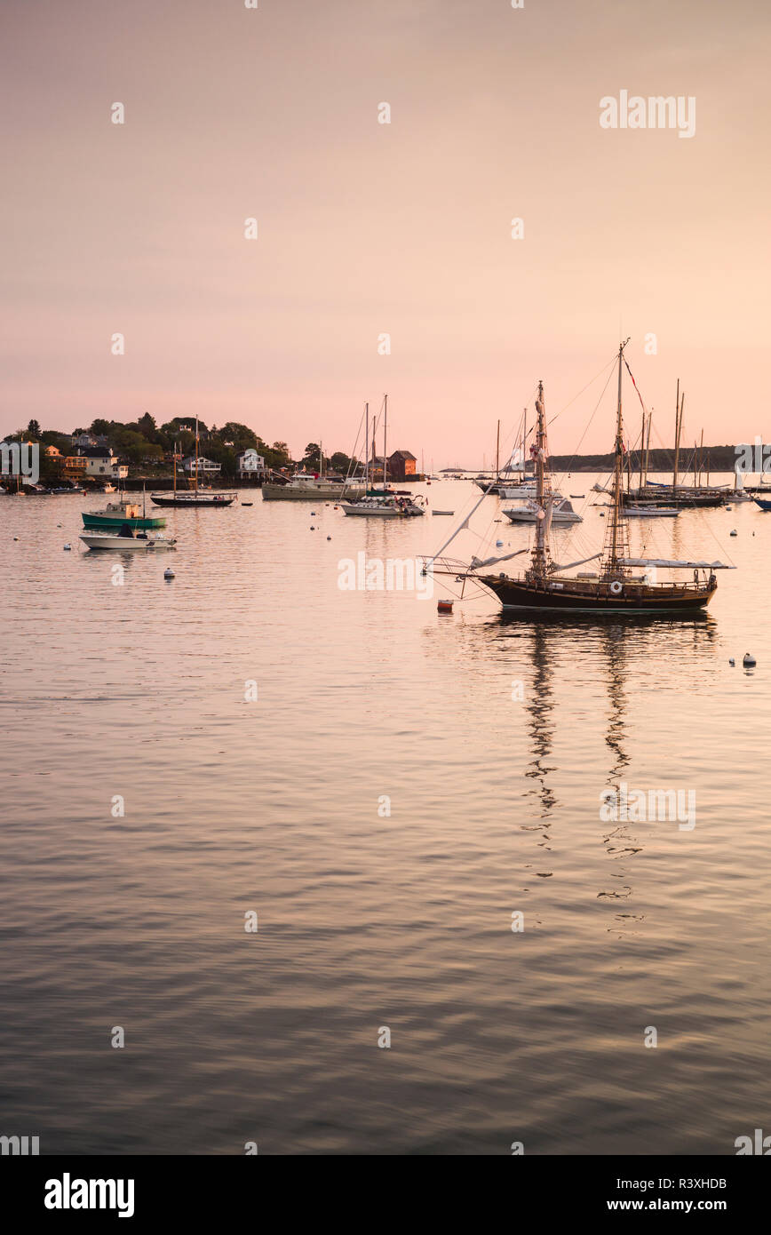USA, Massachusetts, Cape Ann, Gloucester, Gloucester Harbor, sunset ...