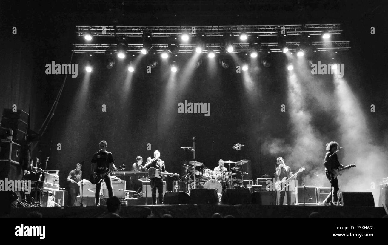 Popular band hi-res stock photography and images - Alamy