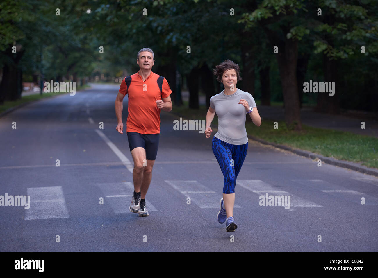 people group jogging Stock Photo - Alamy