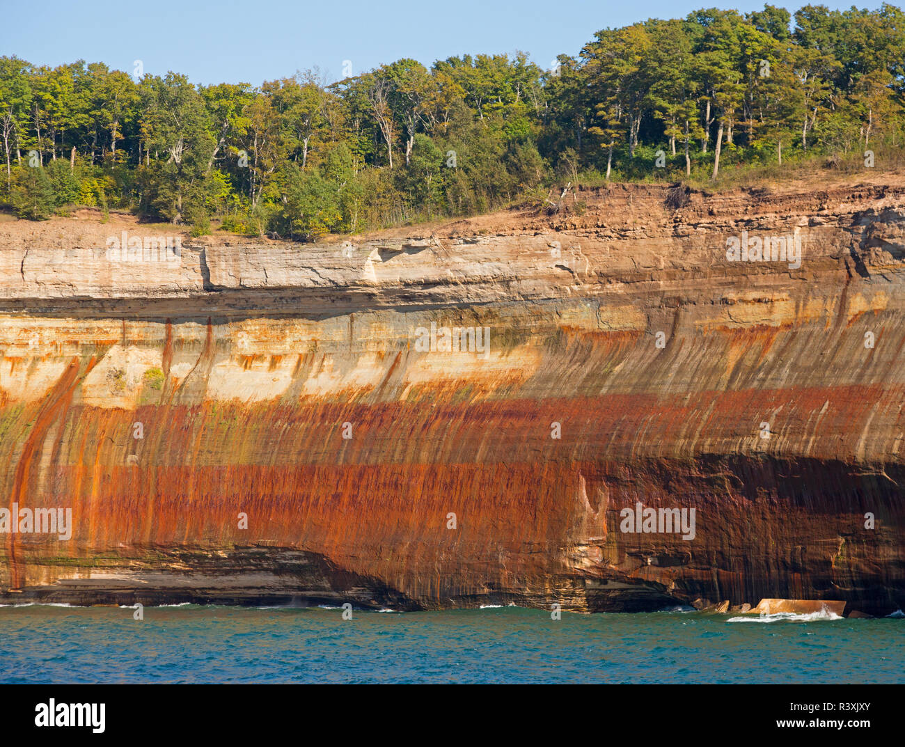 Painted rocks lake hi-res stock photography and images - Alamy