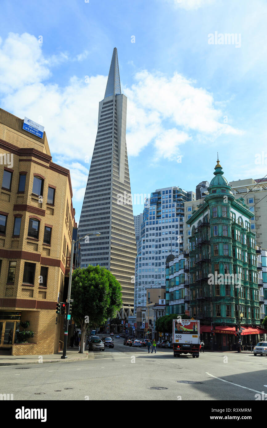 TransAmerica Tower and Flatiron Building, San Francisco, California ...