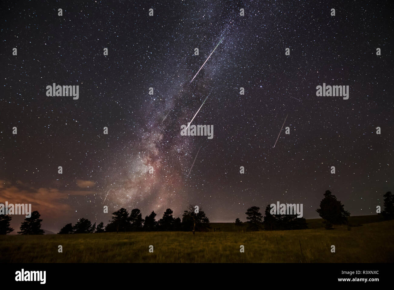 Perseid meteor shower hi-res stock photography and images - Alamy