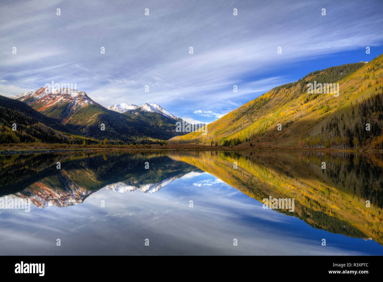 Crystal lake hi-res stock photography and images - Alamy