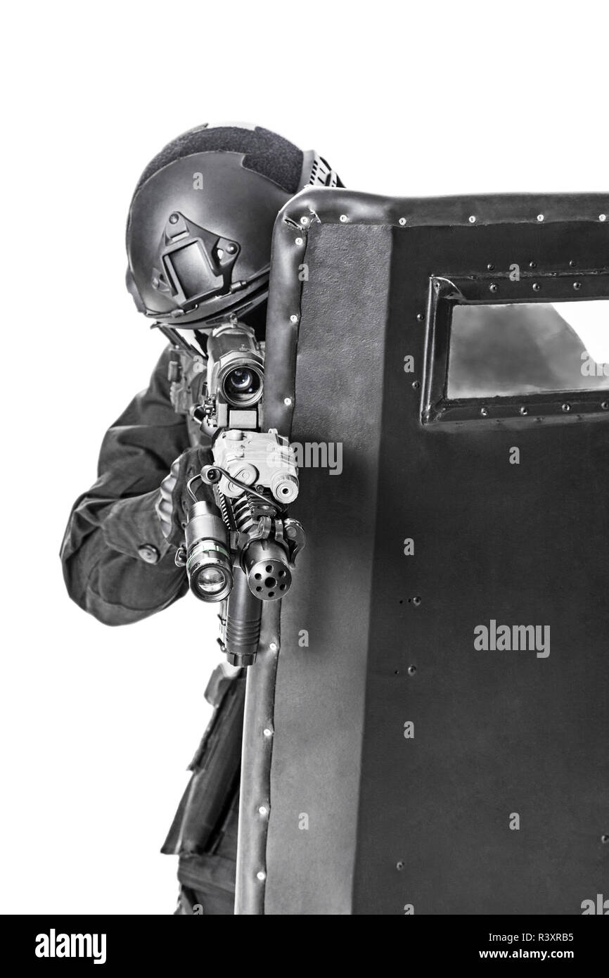 Police officer ballistic shield hi-res stock photography and images - Alamy