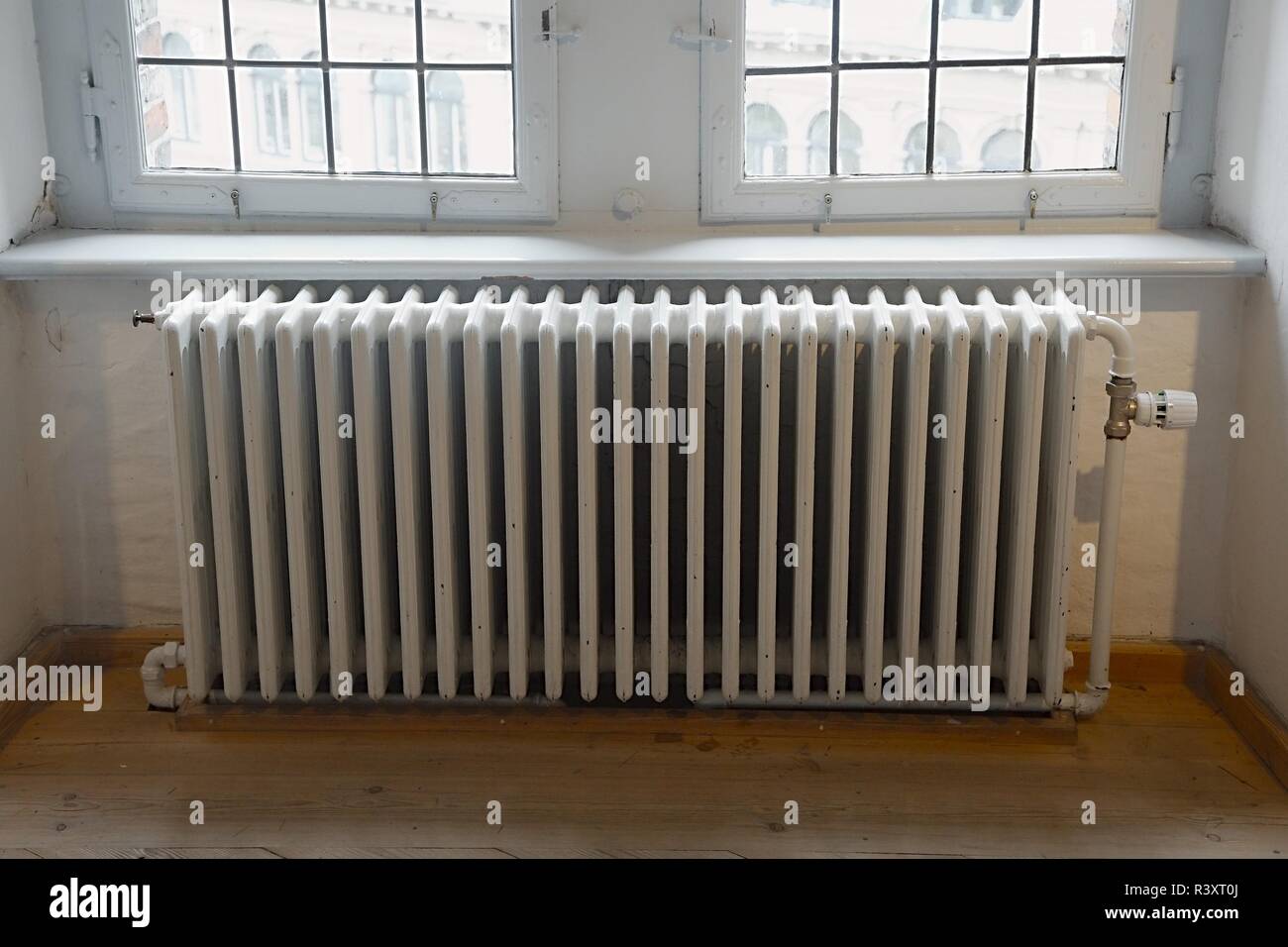 Valve hall hi-res stock photography and images - Alamy