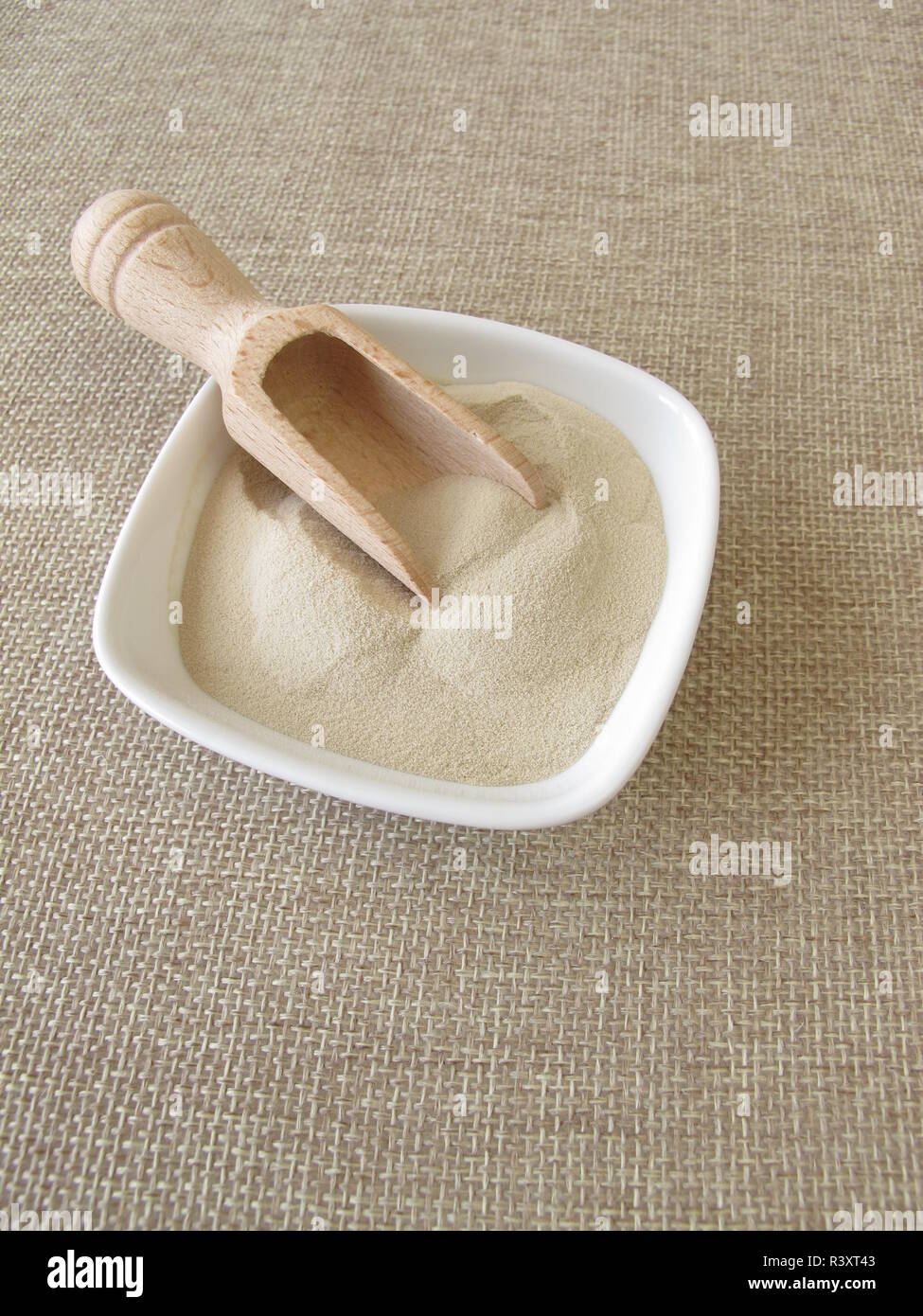 agar agar in powder form Stock Photo - Alamy