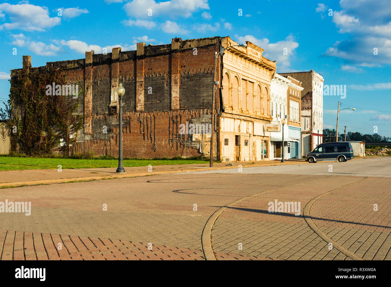 Empty river basin hi-res stock photography and images - Alamy