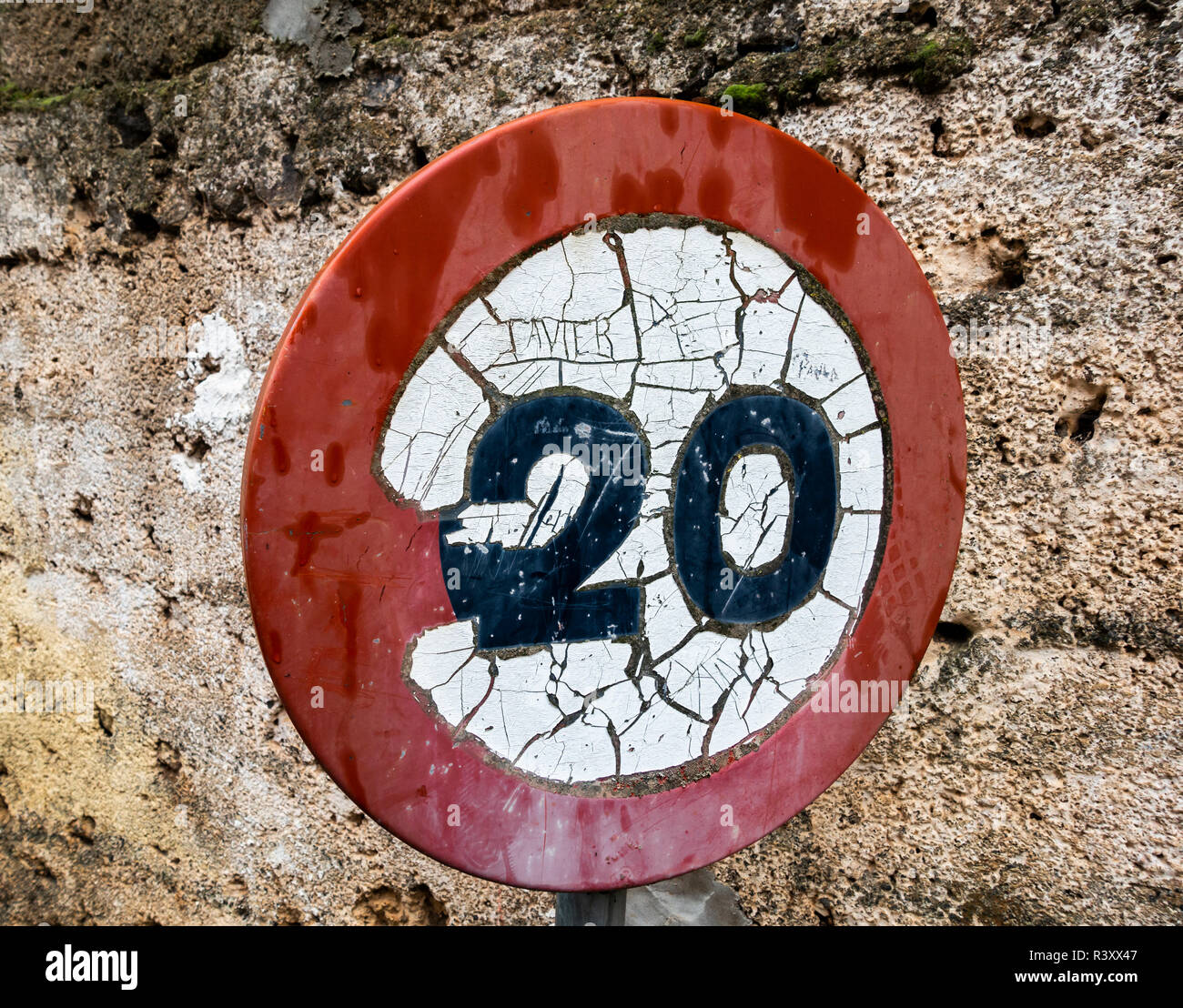 Old speed limit sign hi-res stock photography and images - Alamy