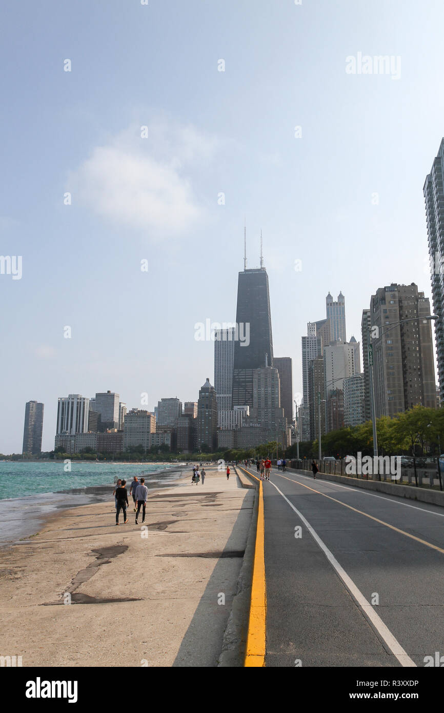 Lake michigan lakefront trail hi-res stock photography and images - Alamy