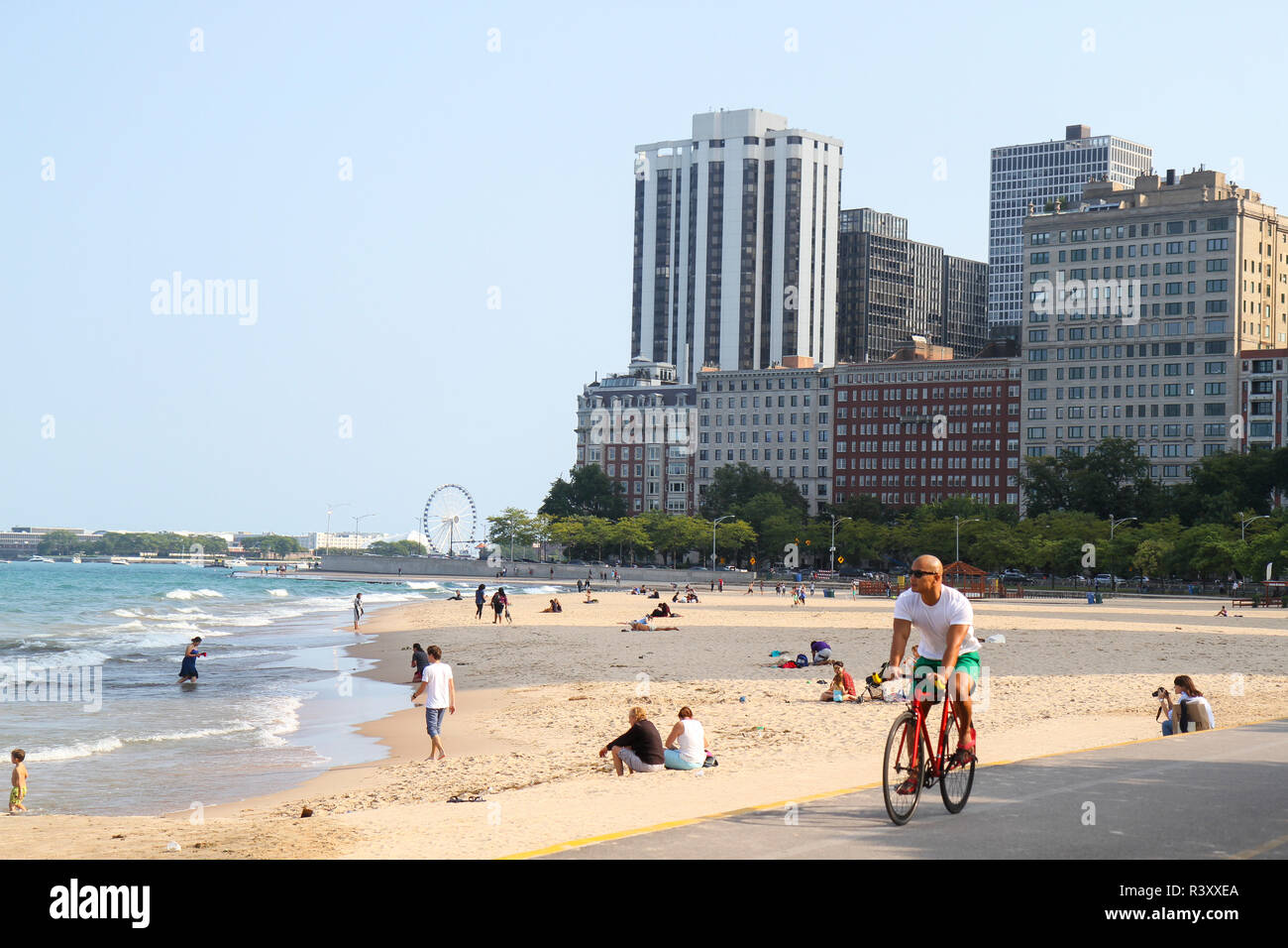 Chicago lake michigan beach cyclist hi-res stock photography and images ...
