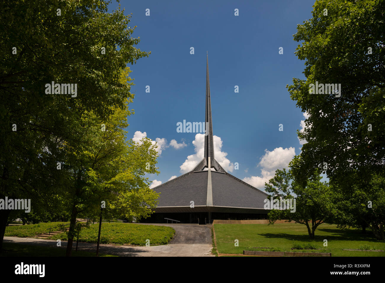 North Christian Church designed by Eero Saarinen and opened in 1964 ...