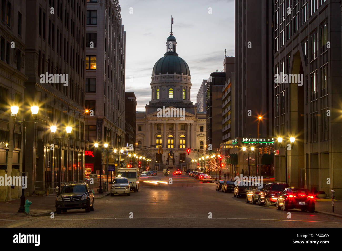 USA, Indianapolis, Indiana. A view of the state capitol building along ...