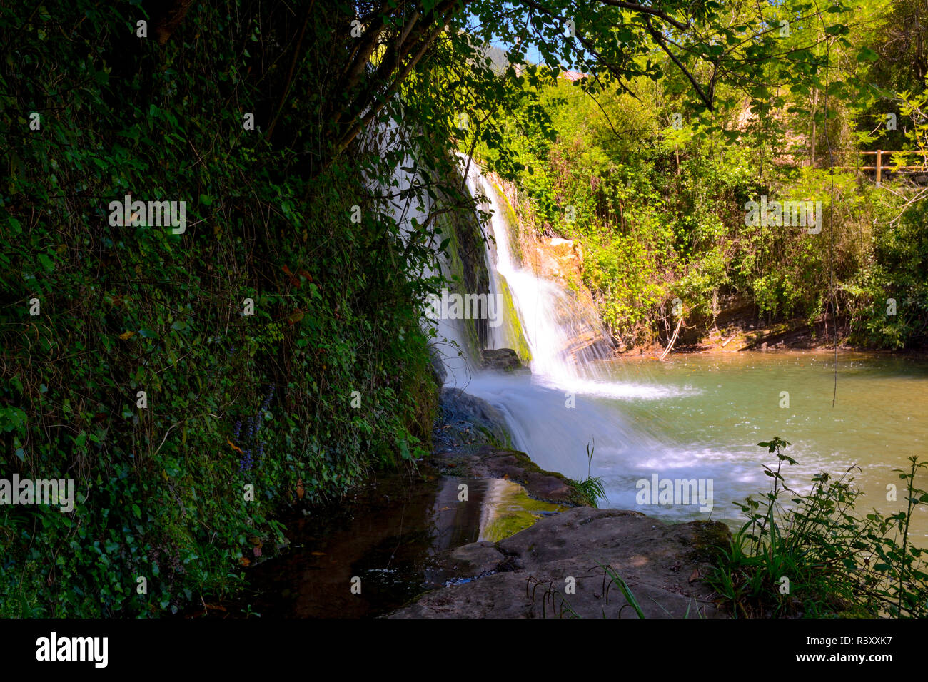 Cascada relajante hi-res stock photography and images - Alamy