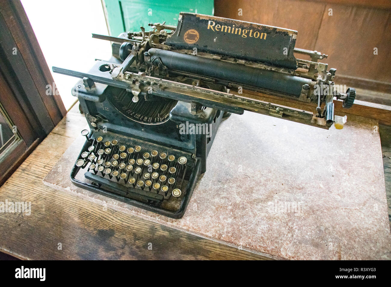 Remington typewriter hi-res stock photography and images - Alamy