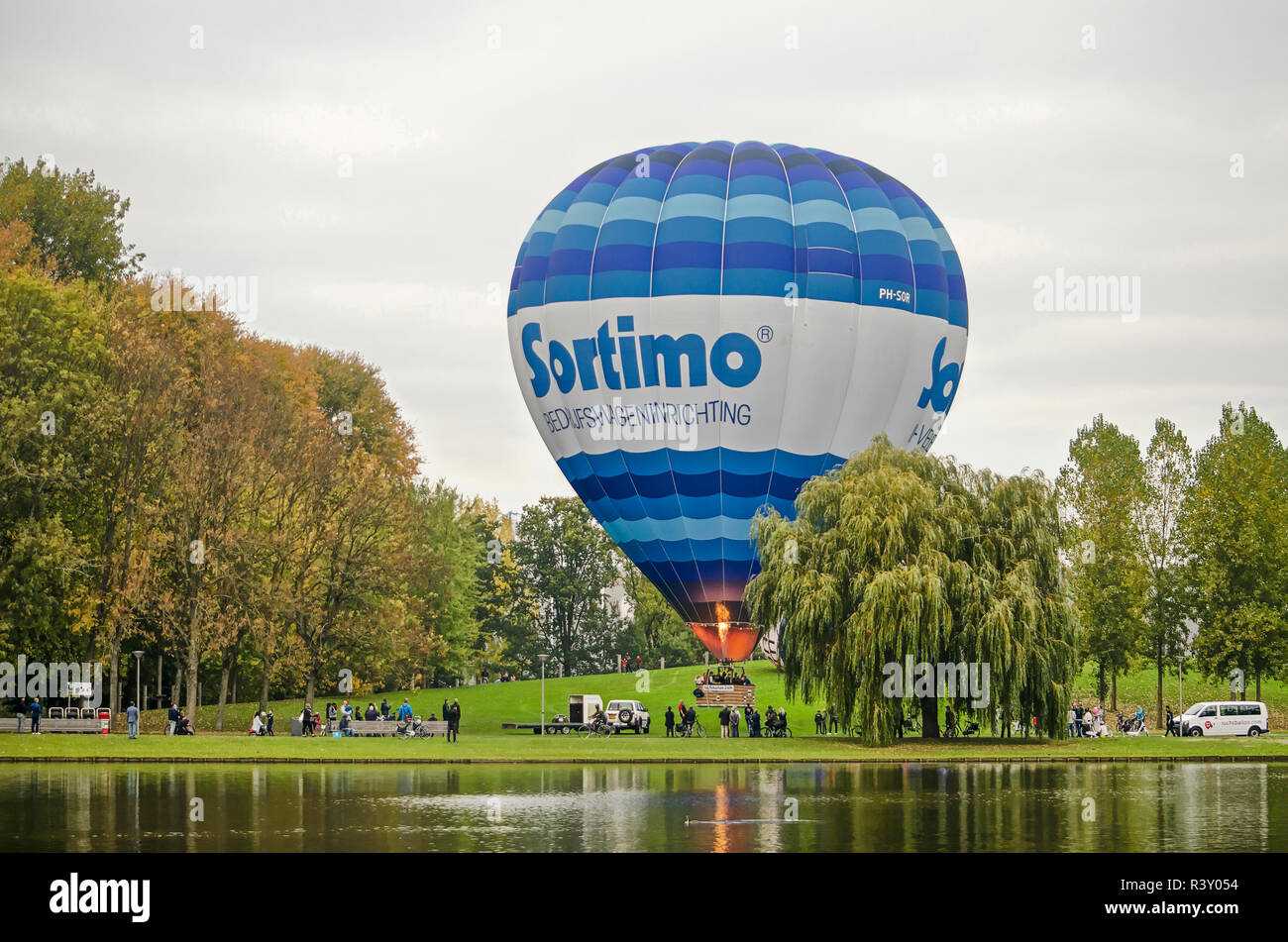 Rotterdam, The Netherlands, October 21, 2018: hot air balloon at it's ...