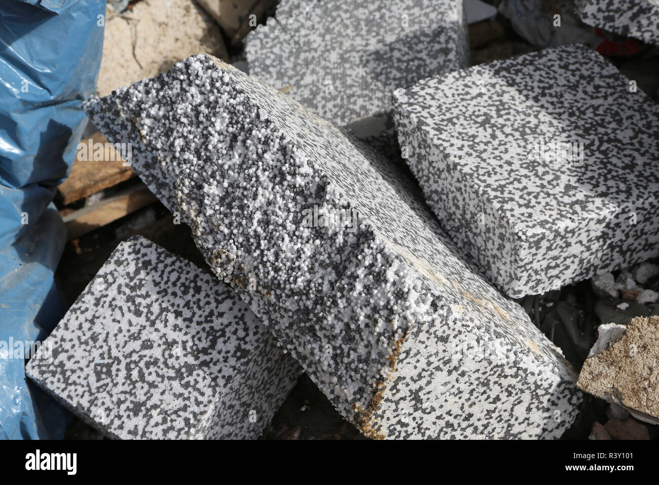 Expanded polystyrene insulation hi-res stock photography and images - Alamy