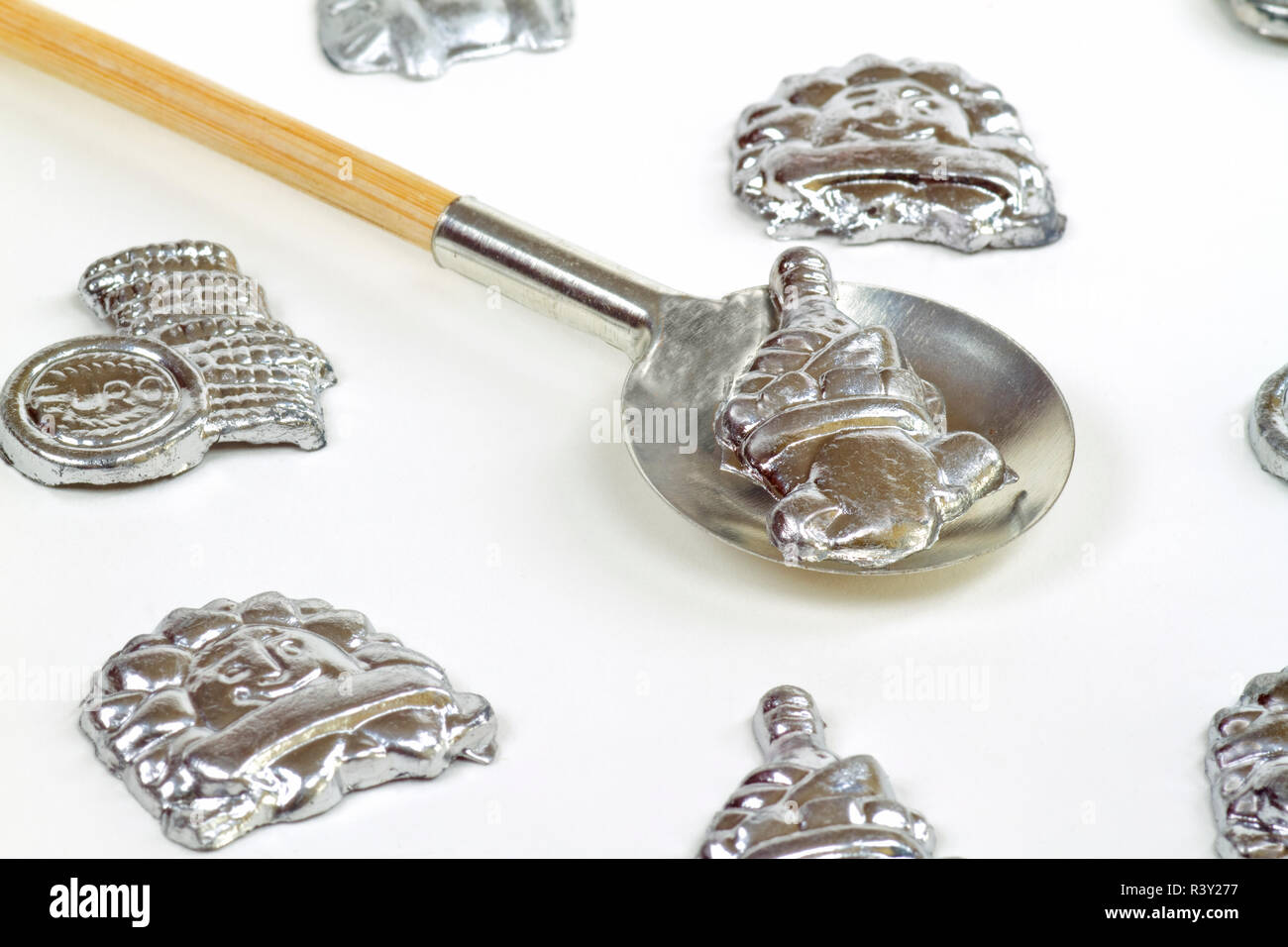 Melted lead hi-res stock photography and images - Alamy