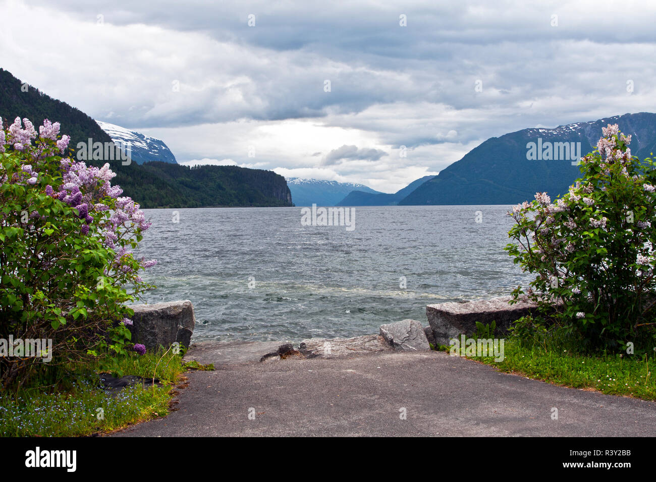 Lake hornindal hi-res stock photography and images - Alamy