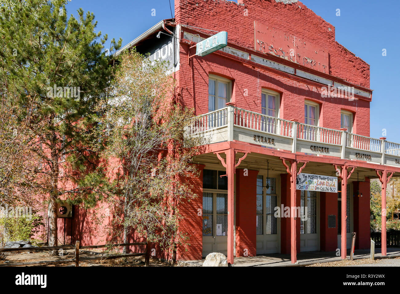 Small town theater hi-res stock photography and images - Alamy