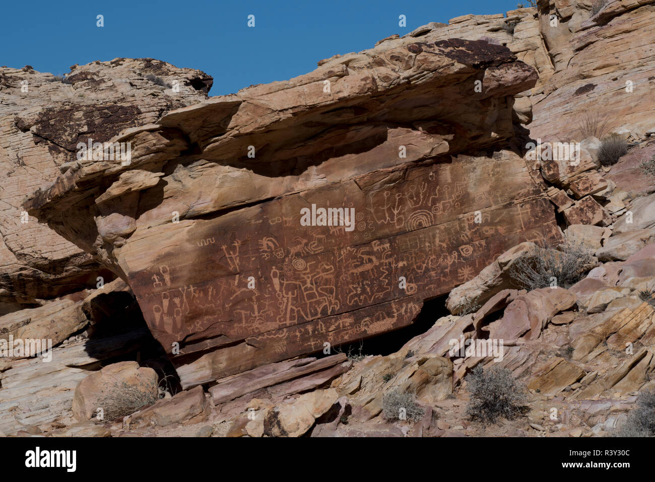 USA, Nevada. Ancient petroglyphs of Newspaper Rock at Gold Butte ...