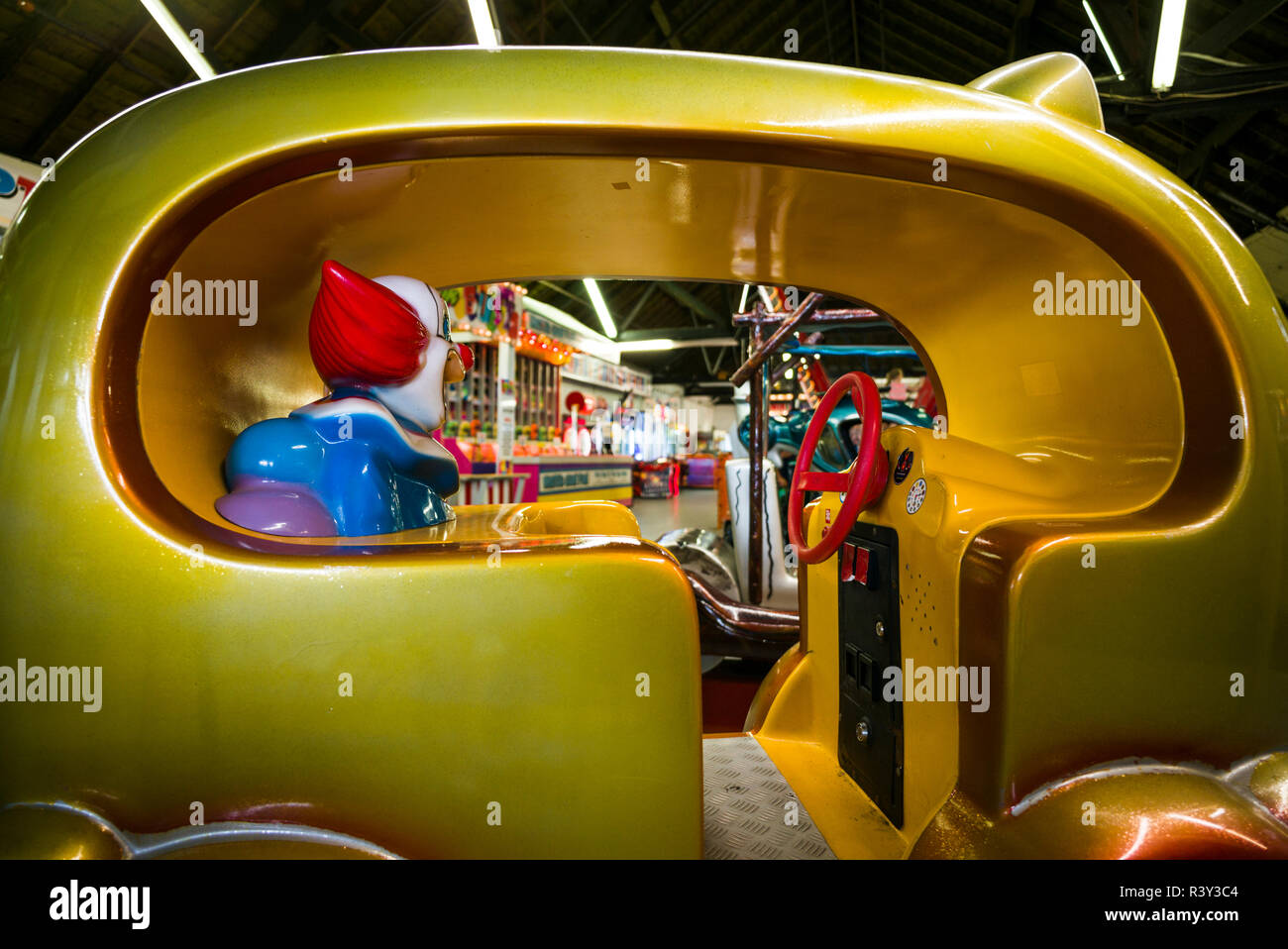USA, New Hampshire, Hampton Beach Seafood Festival, amusement park ...