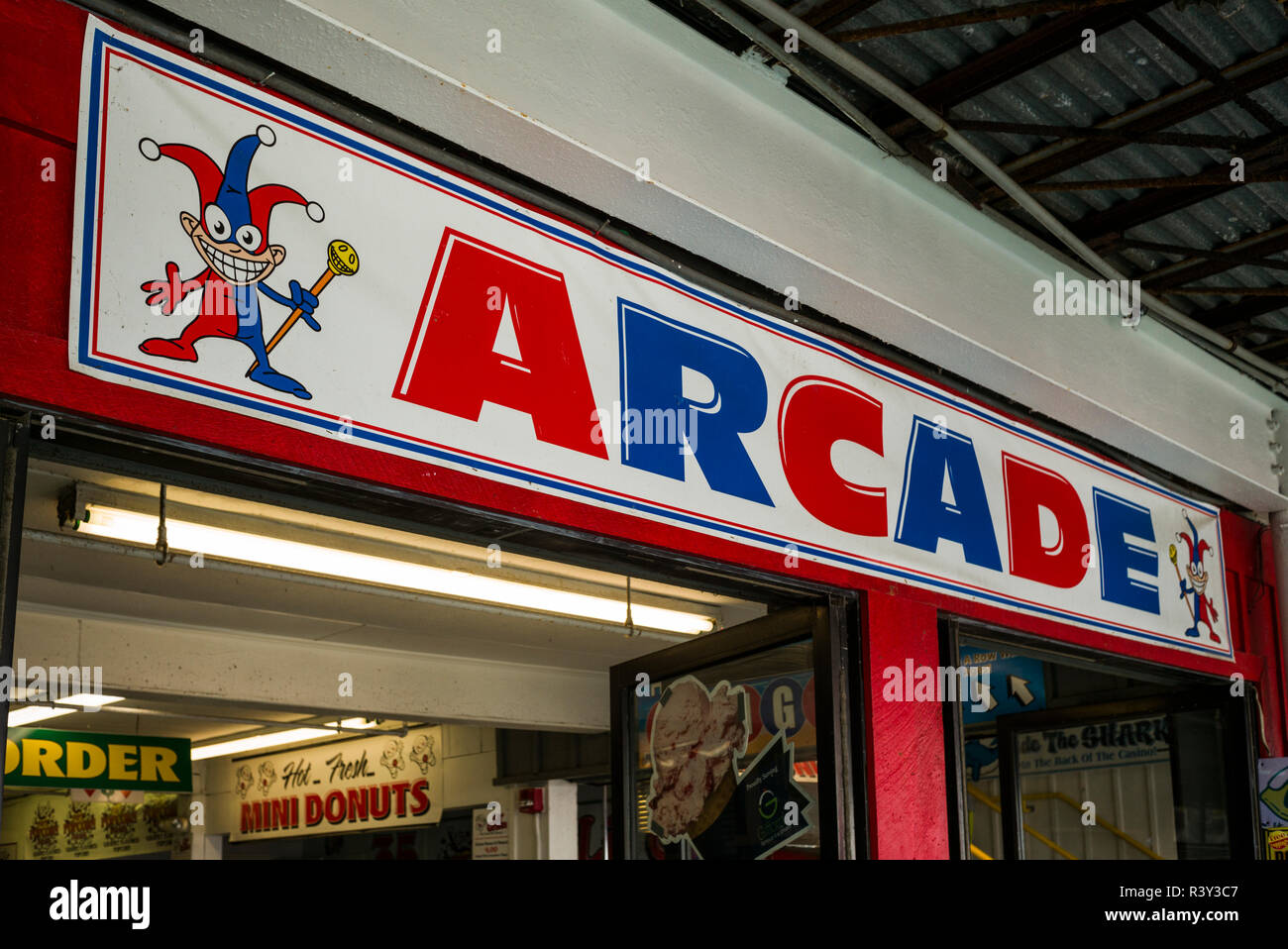 USA, New Hampshire, Hampton Beach Seafood Festival, amusement park ...