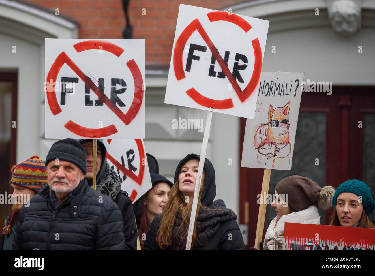 No fur signs hi-res stock photography and images - Alamy