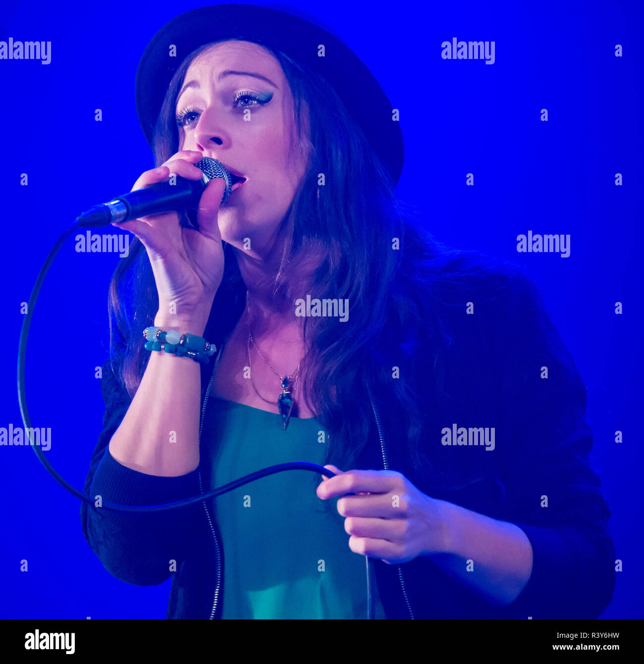British singer sarah hi-res stock photography and images - Alamy