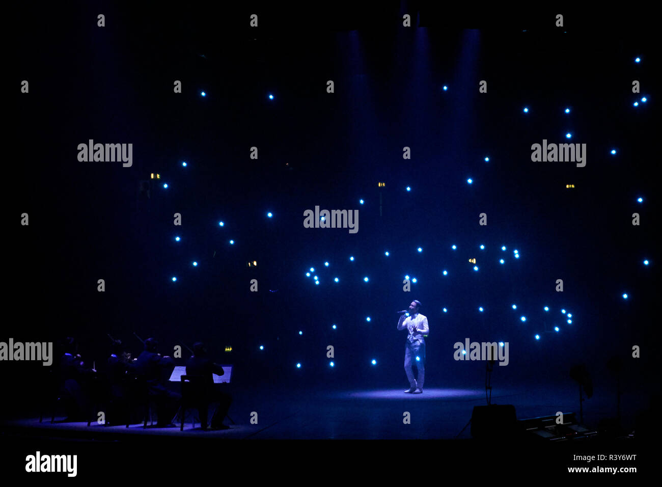 Jacky cheung concert at the sse arena hi-res stock photography and ...
