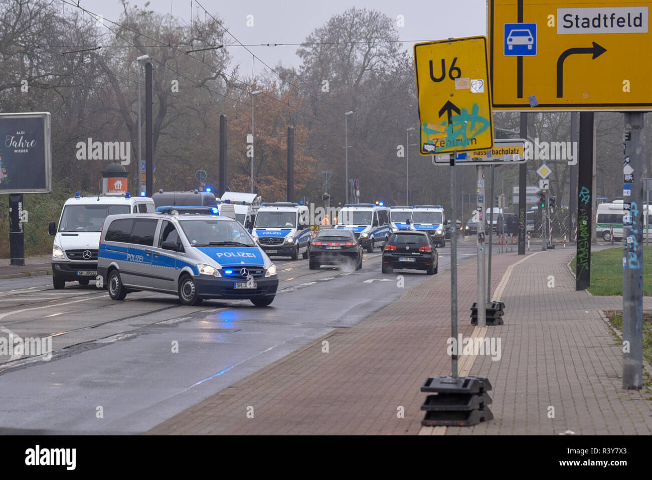 1000 police hi-res stock photography and images - Alamy